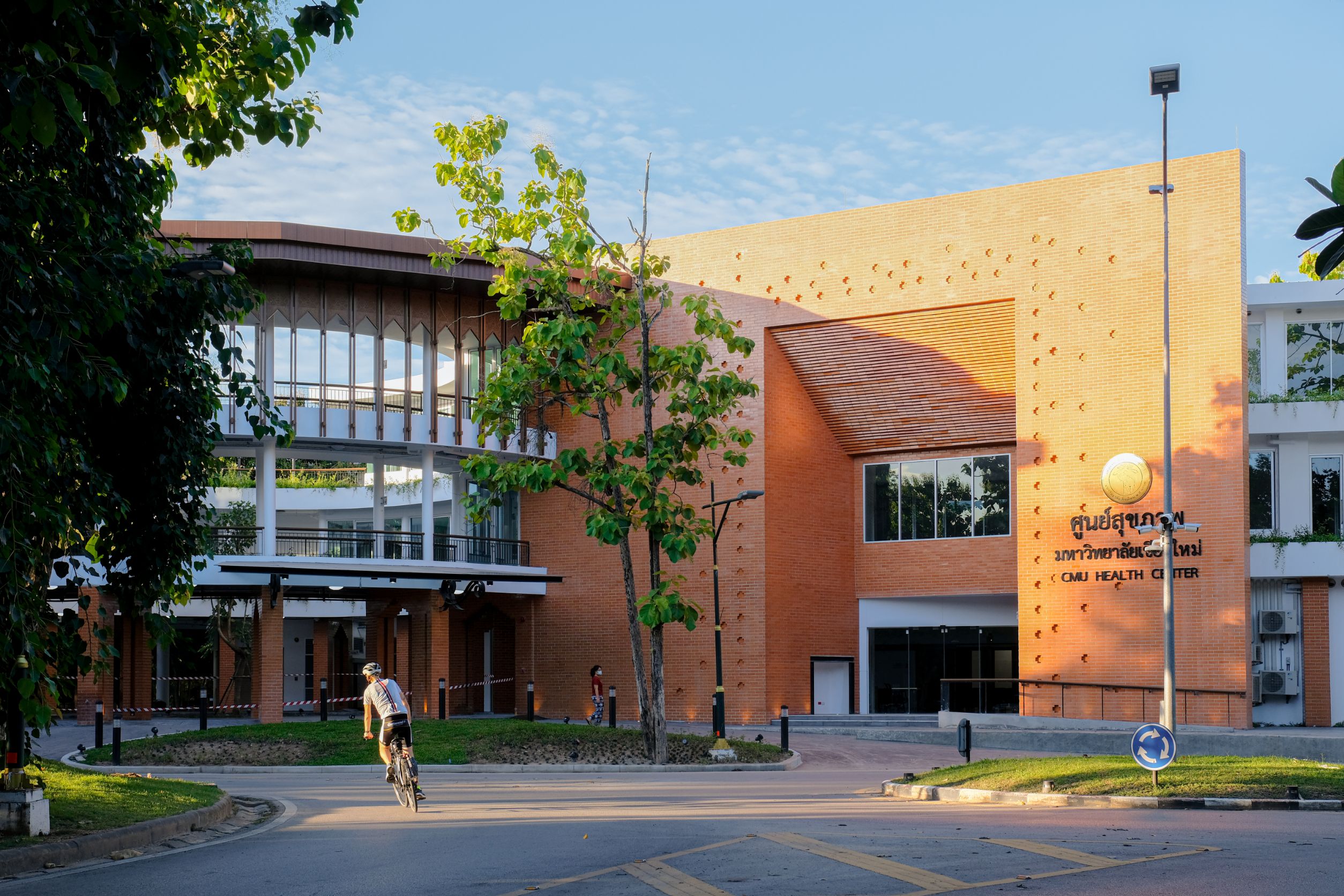 CMU HEALTH CENTER | SAKTONGPOON CONSTRUCTION